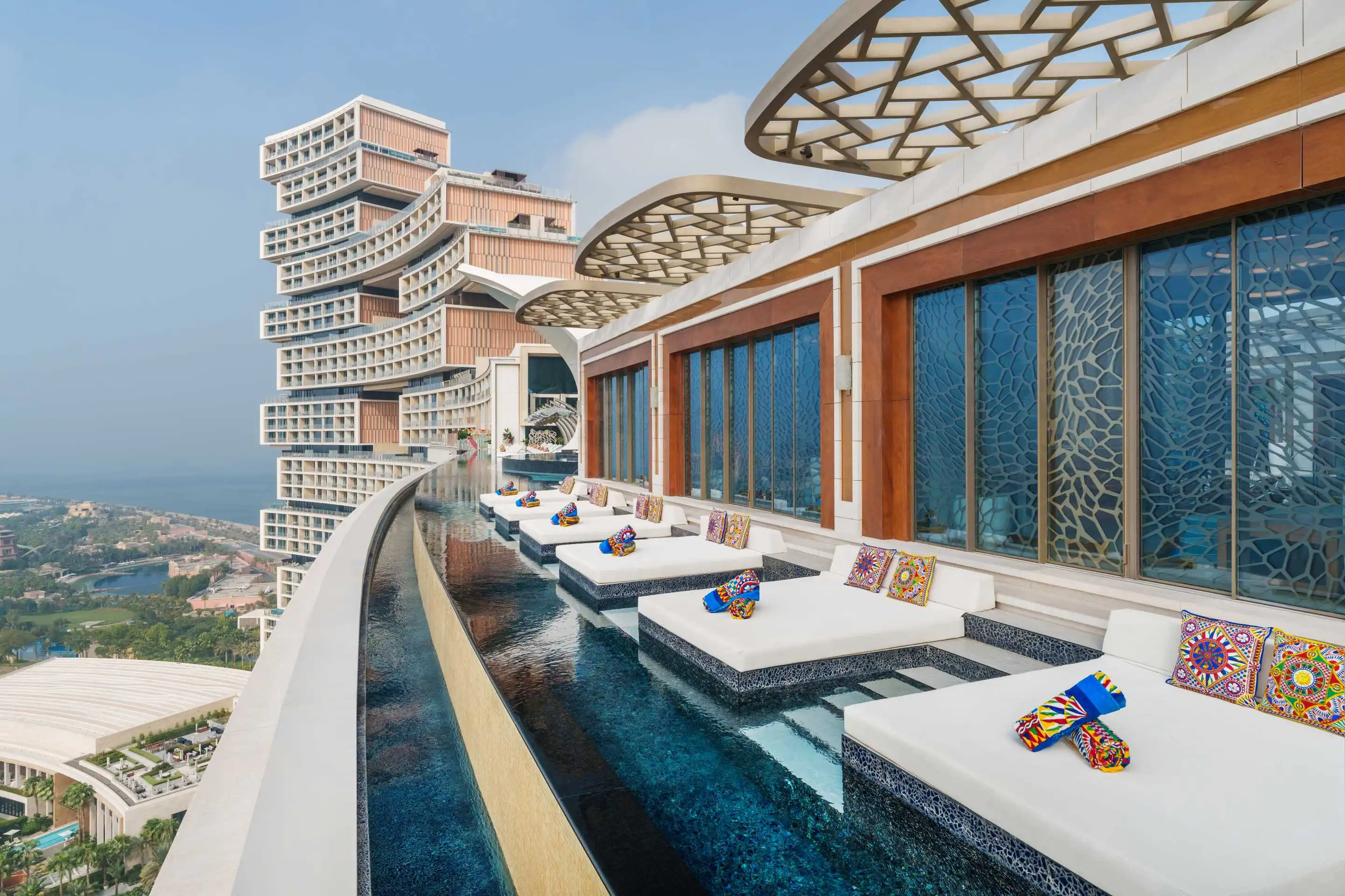 Cloud 22: Infinity Pool and Rooftop Bar | Atlantis The Royal